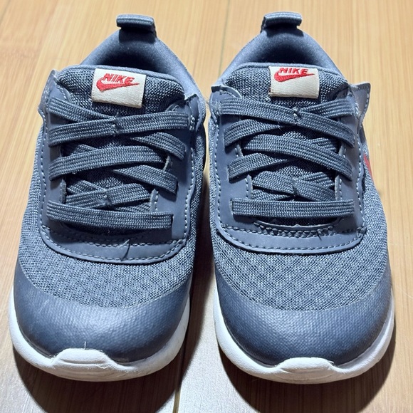 Nike | Shoes | Nike Gray Sneakers With Cushioned Midsole And Breathable ...